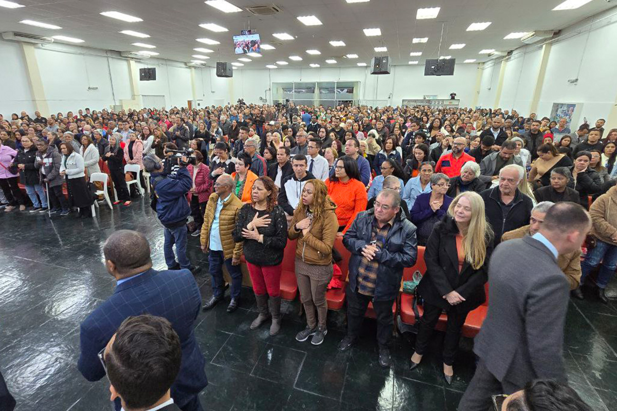 Poder de Deus marca o aniversário da IIGD em Guarulhos | Ongrace | O ...