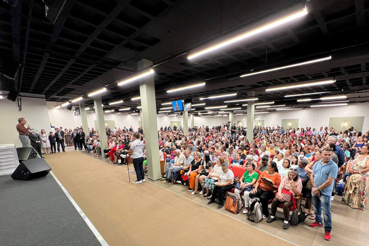 Santo Amaro aos pés de Jesus | Ongrace | O Portal da Igreja ...