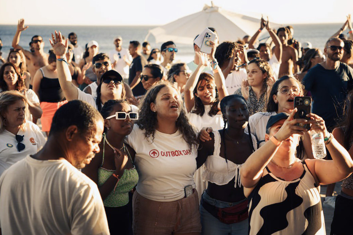 Praia em Portugal recebe evento evangelístico | Ongrace | O Portal da ...